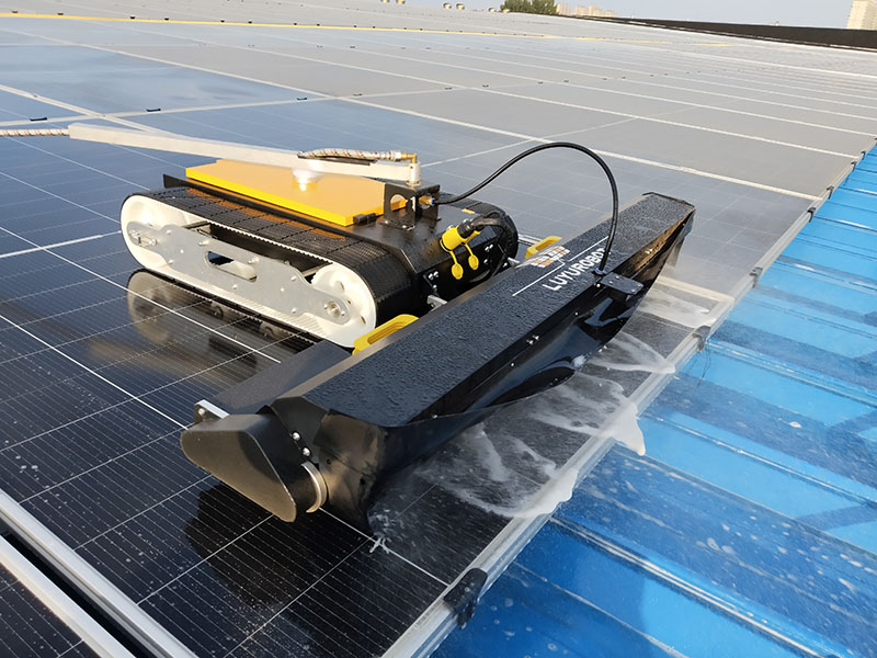 How to choose the Luyu Intelligent Solar Panel Cleaning Machine ...
